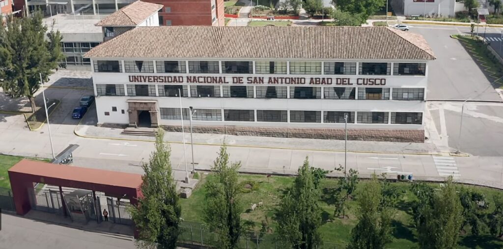 LICENCIAMIENTO INSTITUCIONAL – UNSAAC Universidad Nacional de San ...